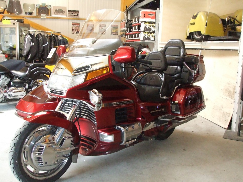 SIDE-CAR Occasion et neuf . - HONDA 1500 GOLDWING