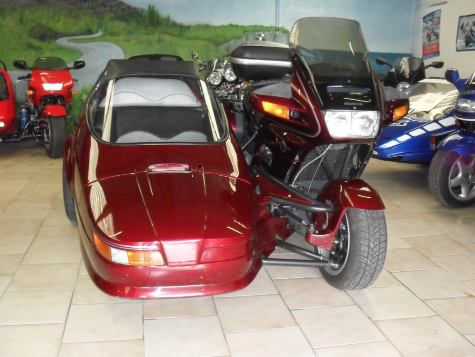 SIDE-CAR Occasion et neuf . - HONDA 1100 ST PAN EUROPEAN